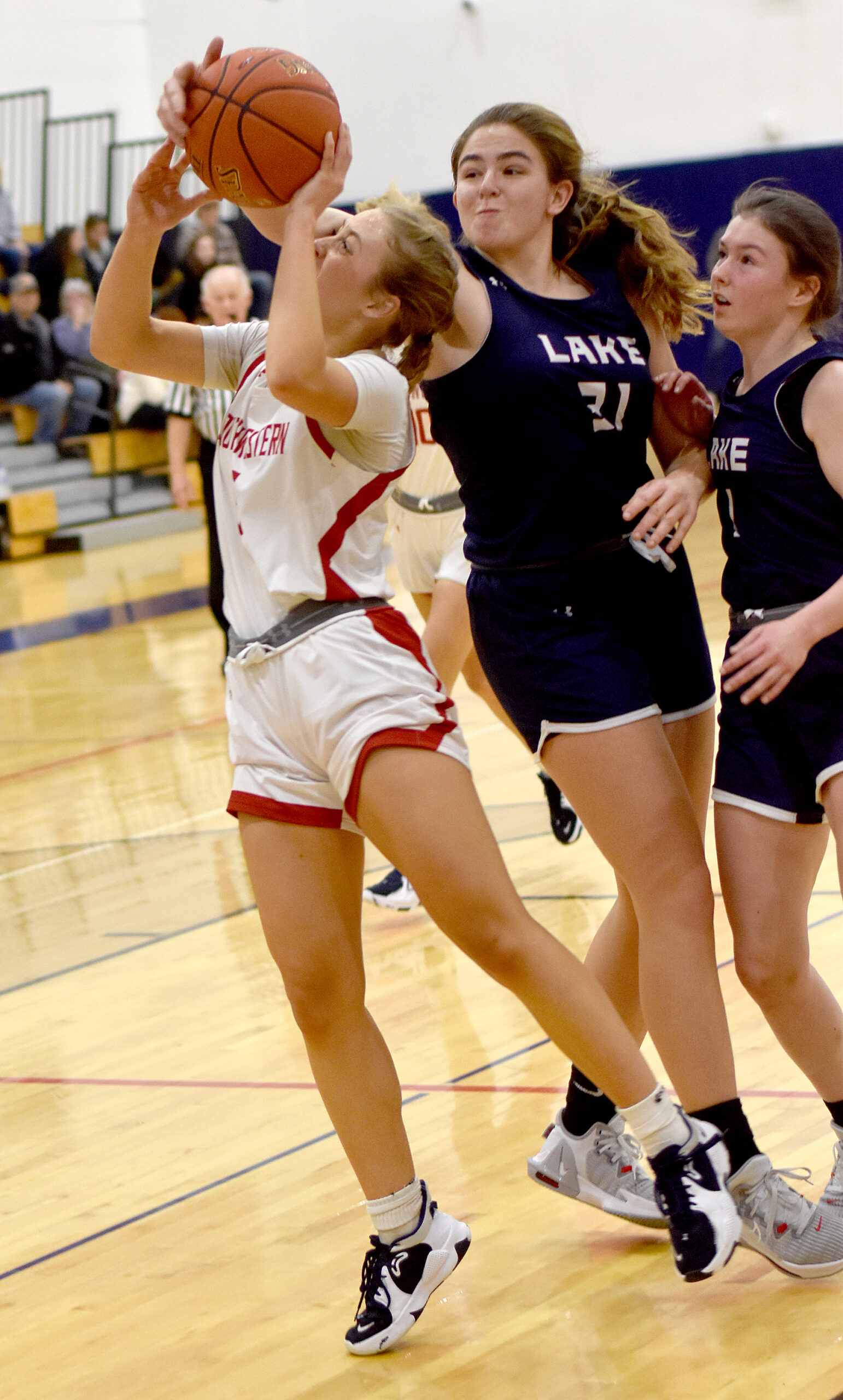 Trojans post win over T’birds | News, Sports, Jobs - Observer Today